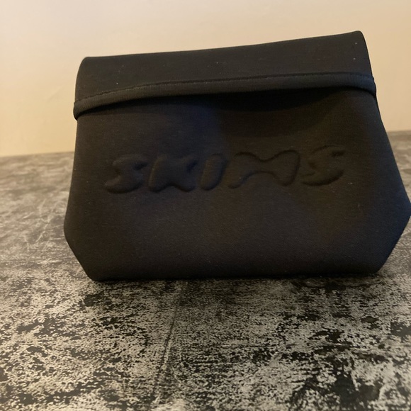 SKIMS | Bags | Skims Small Neoprene Black Bag Nude Skims Washable Mask ...